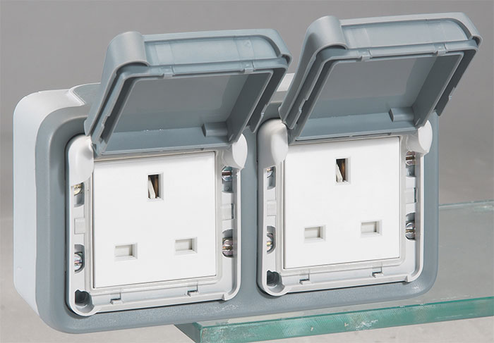 Espace Maison - LEGRAND - Socket outlet Plexo IP55 - BS - 13A - 2x2P+E ...