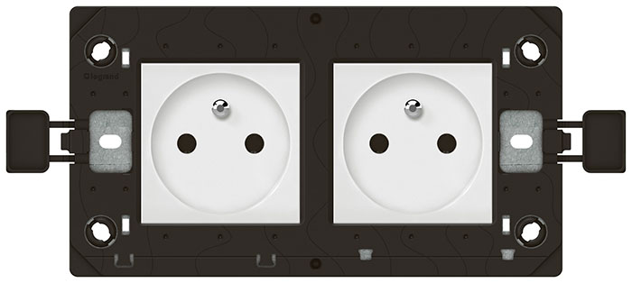 Espace Maison - LEGRAND - ARTEOR White - Double Socket 10/16 A - 2P+E ...